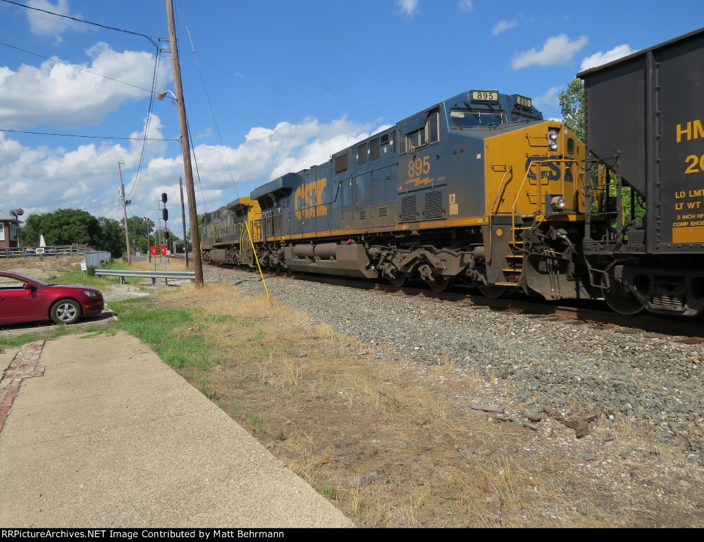 CSX 895